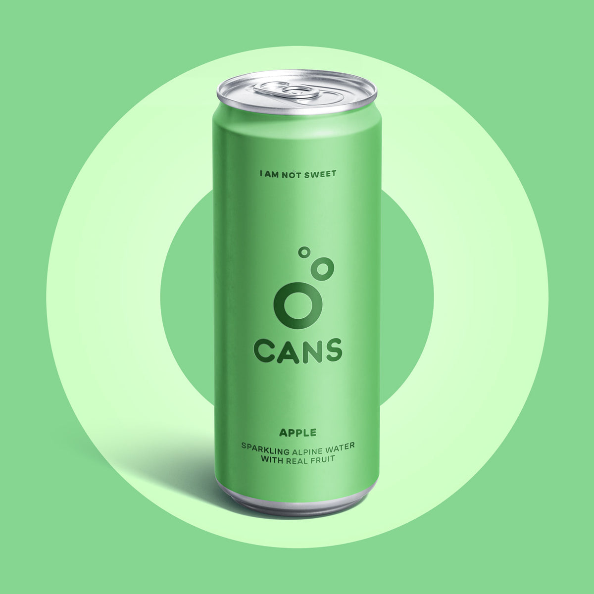 Probier CANS. Alpenquellwasser mit einem Hauch echter Frucht.